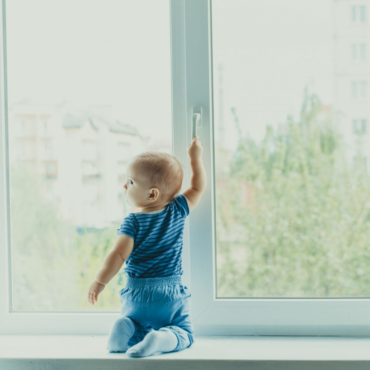 A guide to baby proofing windows - Jackloc